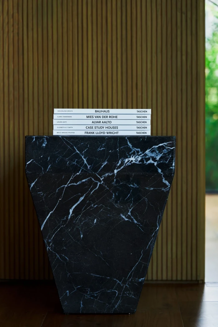 shaper queretaro – marble side table – lamaro designs